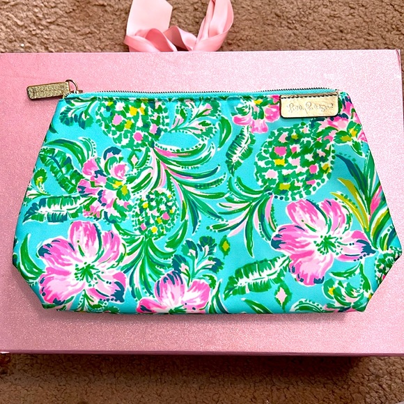 Lilly Pulitzer | Makeup | Lilly Pulitzer Cosmetics Bag New | Poshmark